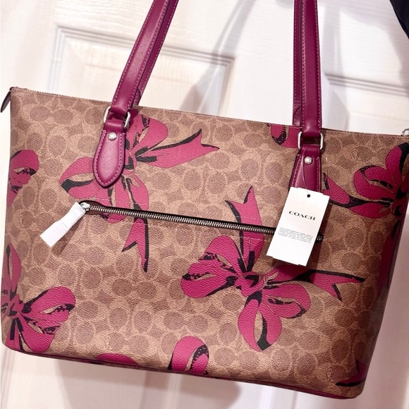 Coach | Bags | Nwt Coach Gallery Tote Bag In Signature Canvas With Bow ...